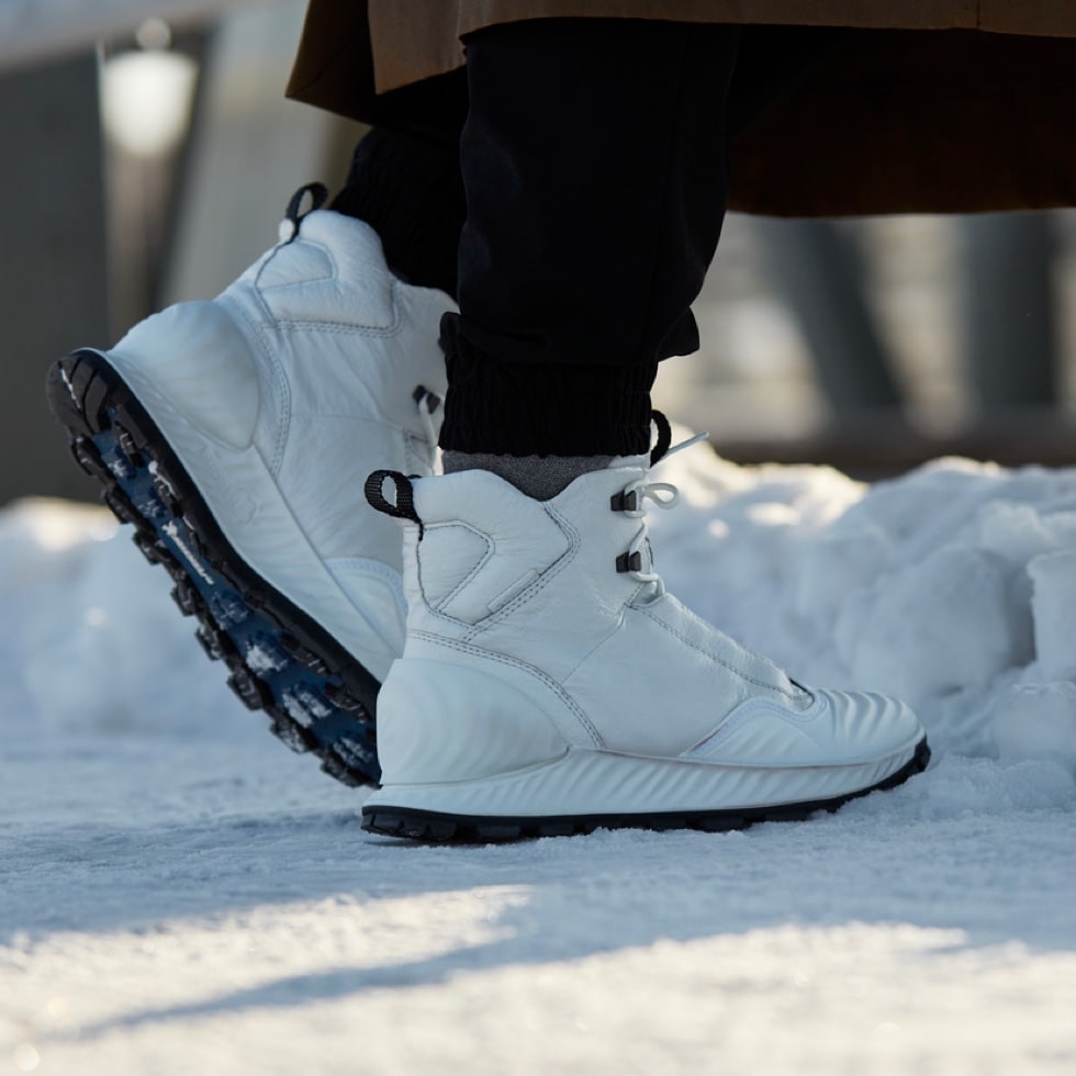 Ecco snow shoes store